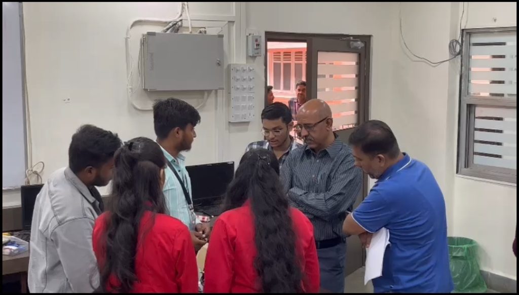 Alumni - Vivekanand Education Society